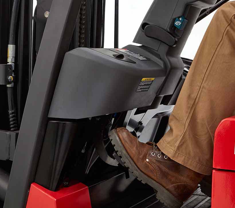 Sit Down Forklift | 4750 Counterbalanced Truck | Electric Forklift